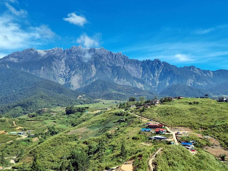 Sabah Travel Guide: Borneo’s Untamed Wilderness & Island Escapes